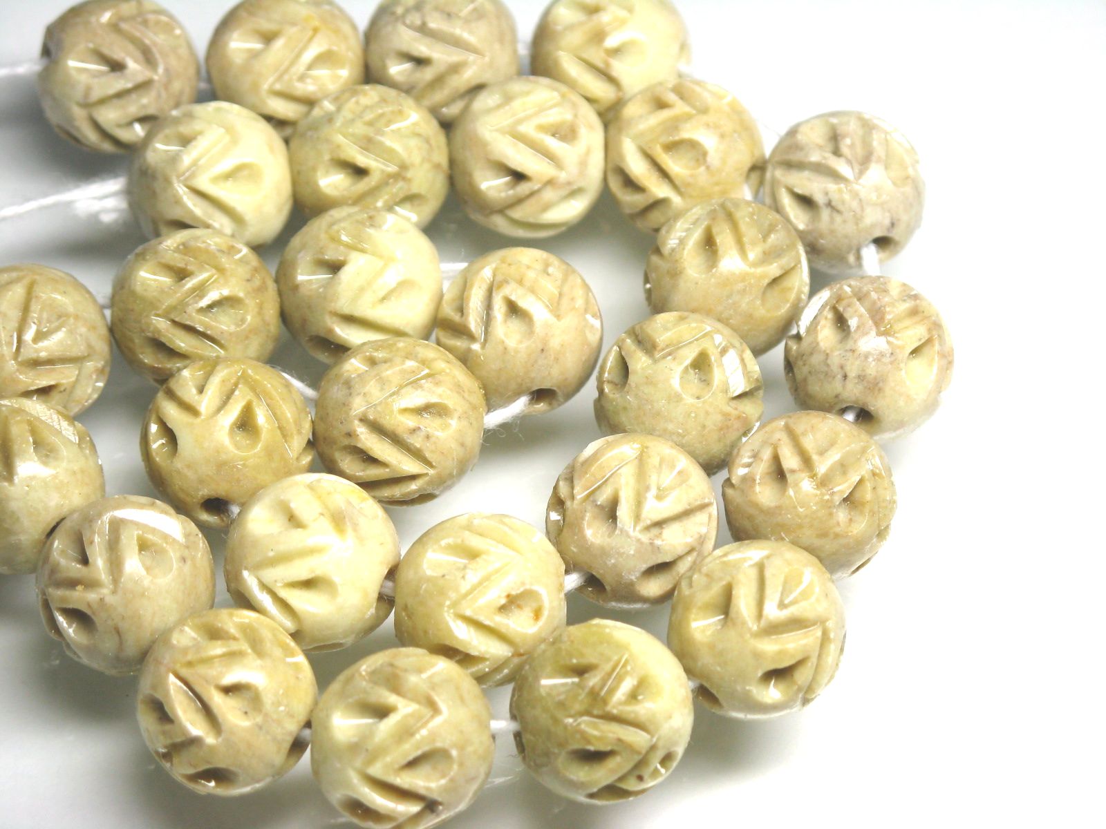 | TOKO-BEADS |CZ001N-01 Soap stone bead (strand) 14mm