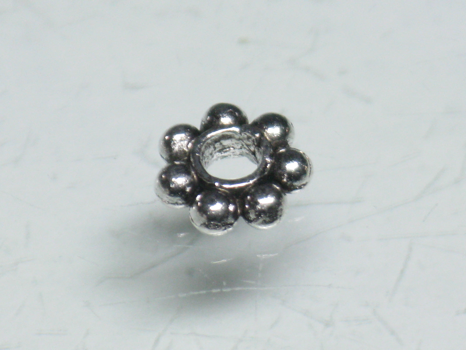 | TOKO-BEADS |CM120-01 Metal bead 5.7mm